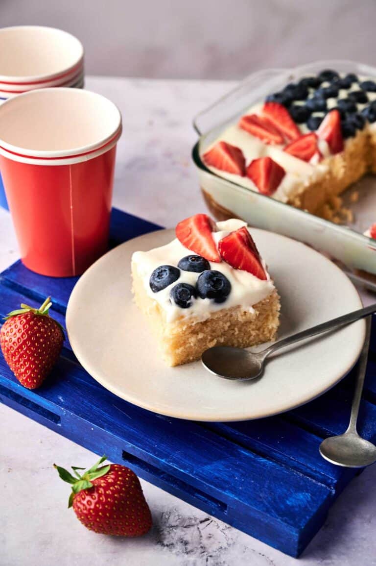 American Flag Cake - Hungry Cooks Kitchen